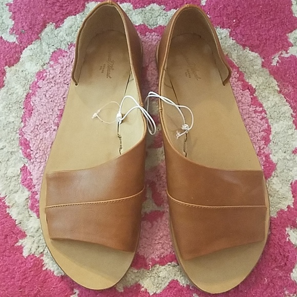 Universal Thread | Shoes | Universal Thread Brown Aandals | Poshmark